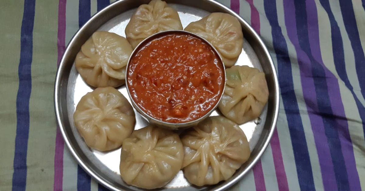 चिकन मोमोस (Chicken Momos Recipe In Marathi) रेसिपी Bhakti Chavan ...