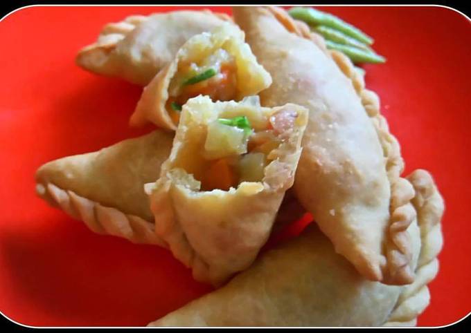 Resep Pastel isi ayam sayur oleh Eni Fitriana - Cookpad