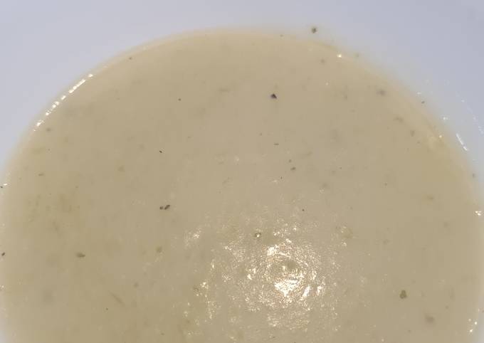 Sopa de papa con apio Receta de Sofi Ruiz- Cookpad