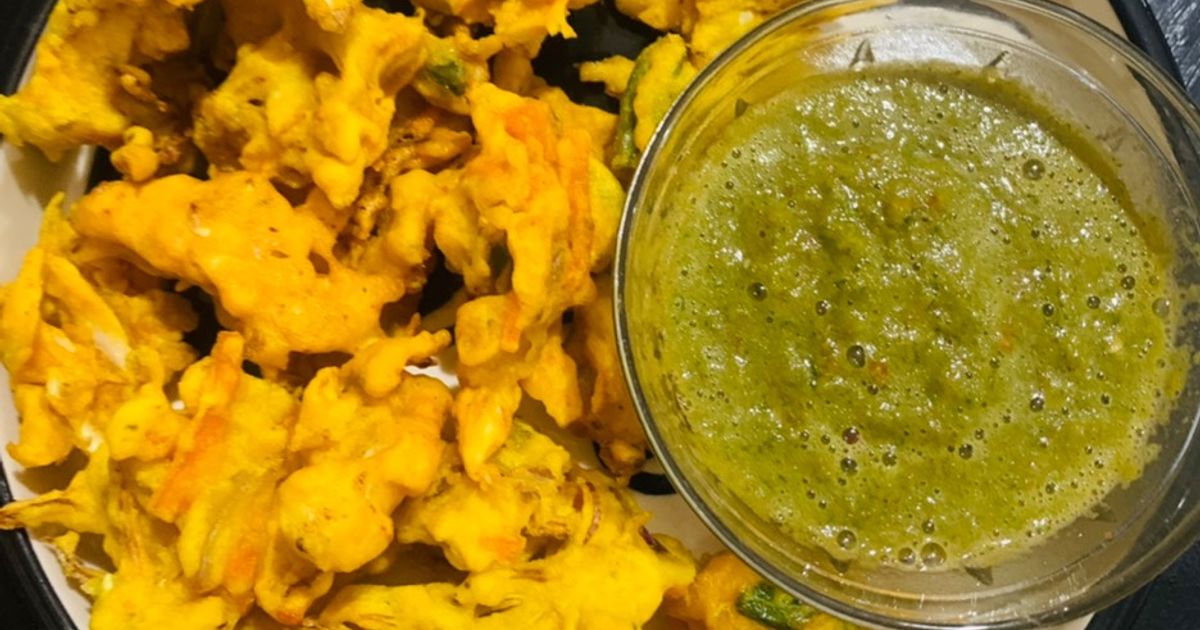 Garma Garam Vegetable Pakoda Recipe by Swagatika - Cookpad