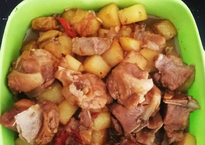 Resep Iga kentang masak kecap oleh Mommy Chloe - Cookpad