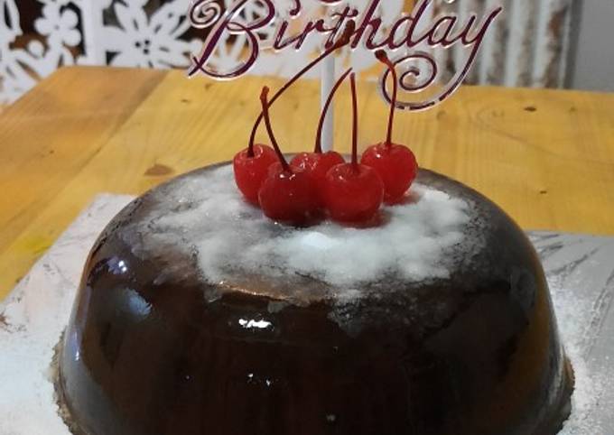 Resep Mousse cake birthday simple oleh agnes - Cookpad