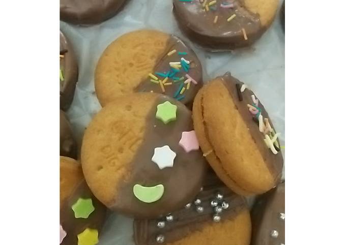 Choco jam cookies Recipe by Anita aggrawal - Cookpad