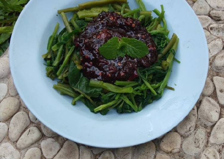 Resep Brambang Asem alias Plecing Jawa oleh Devi Ambarrini - Cookpad