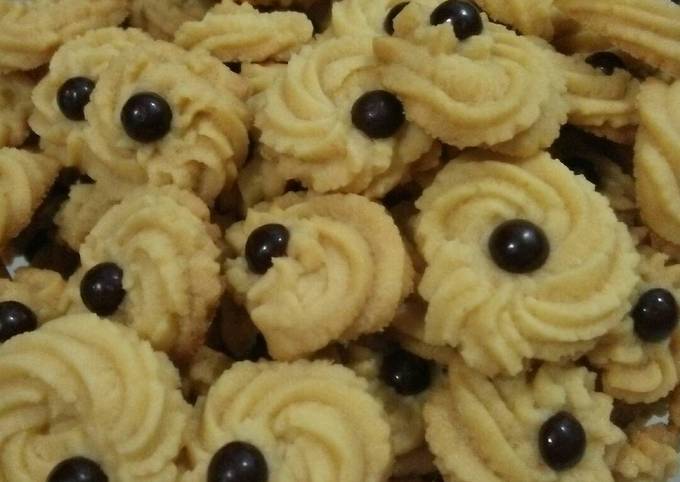 Resep Kuker mawar jadul ekonomis (rasa butter) oleh Vina Septiana - Cookpad