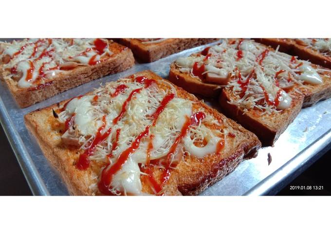 Resep Pizza Roti Tawar oleh Salma Putri - Cookpad