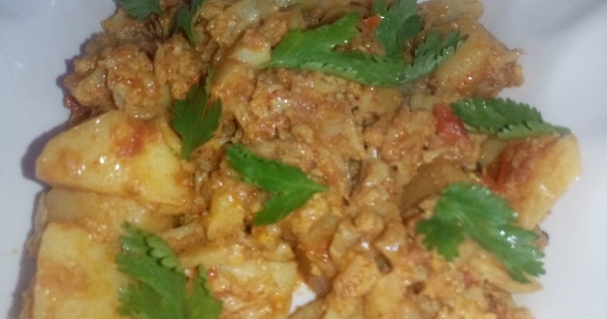 Spicy Cauliflower (Alu Gobi Ki Sabzi) Recipe by Farwa Ali - Cookpad