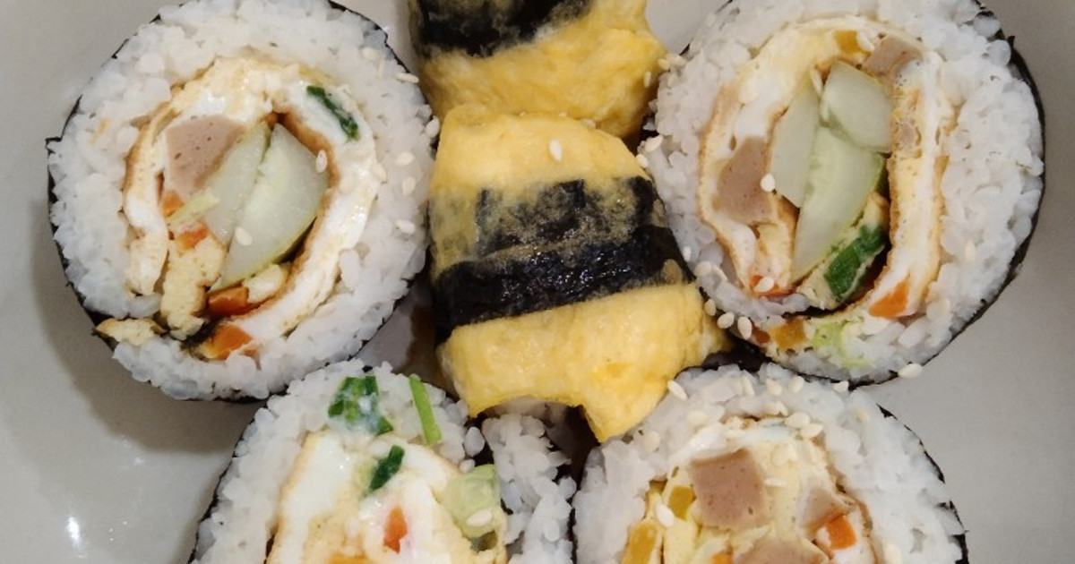 Resep Nasi Kepal Dan Tamagoyaki Sushi Ala Yackikuka oleh Ana fitriana - Cookpad