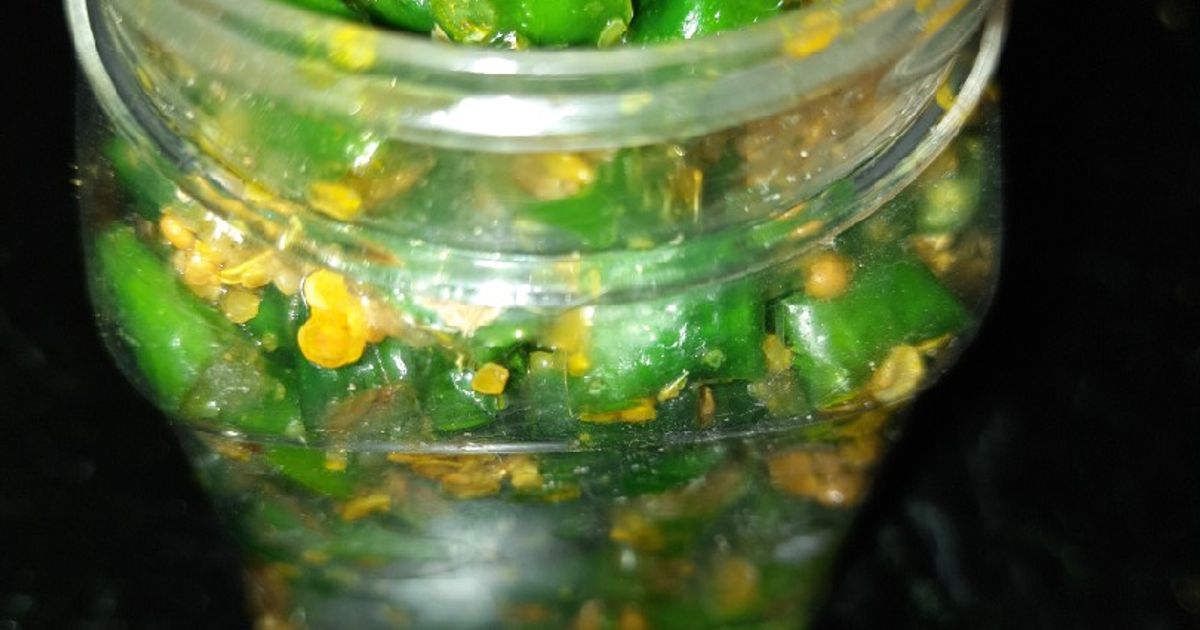 Gujrati Green Chilli Pickle Recipe by Uzma Syed - Cookpad