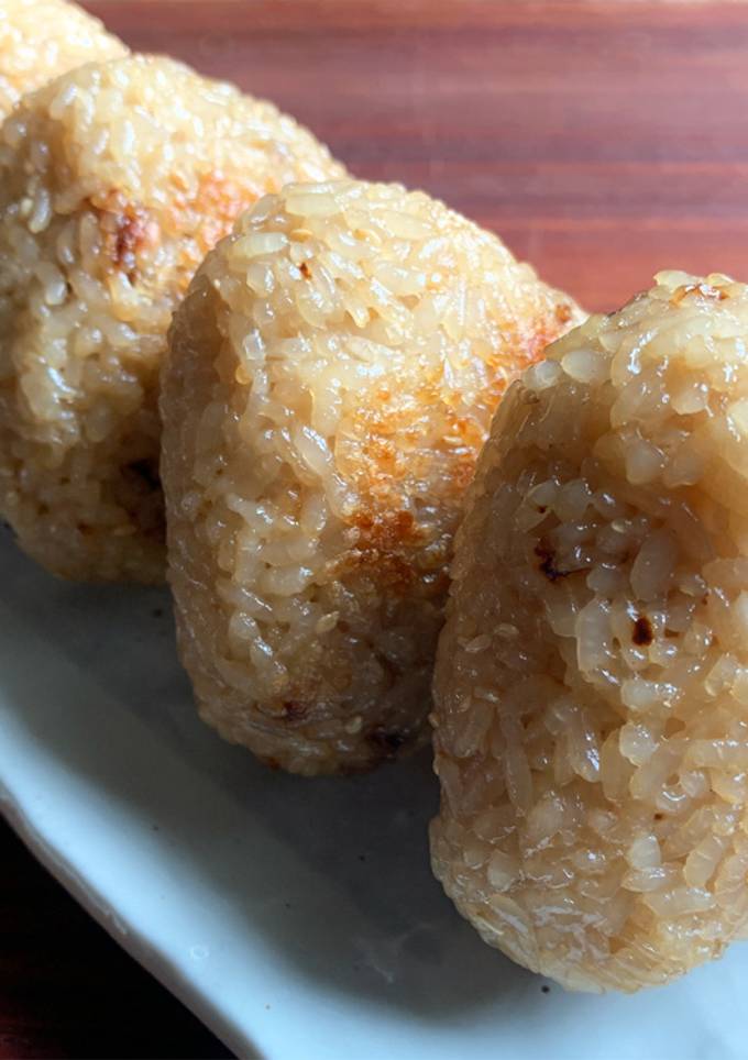 Pan-fried Soy Sauce Rice Balls Recipe by Hiroko Liston - Cookpad
