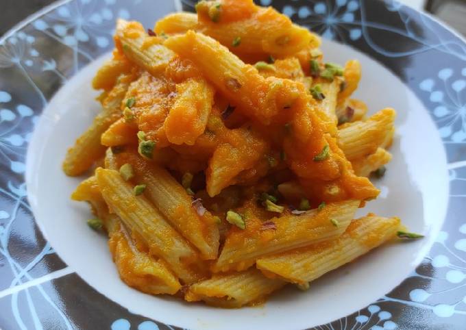 Ricetta Penne con crema di carote e pistacchi di simo_sweetdays - Cookpad