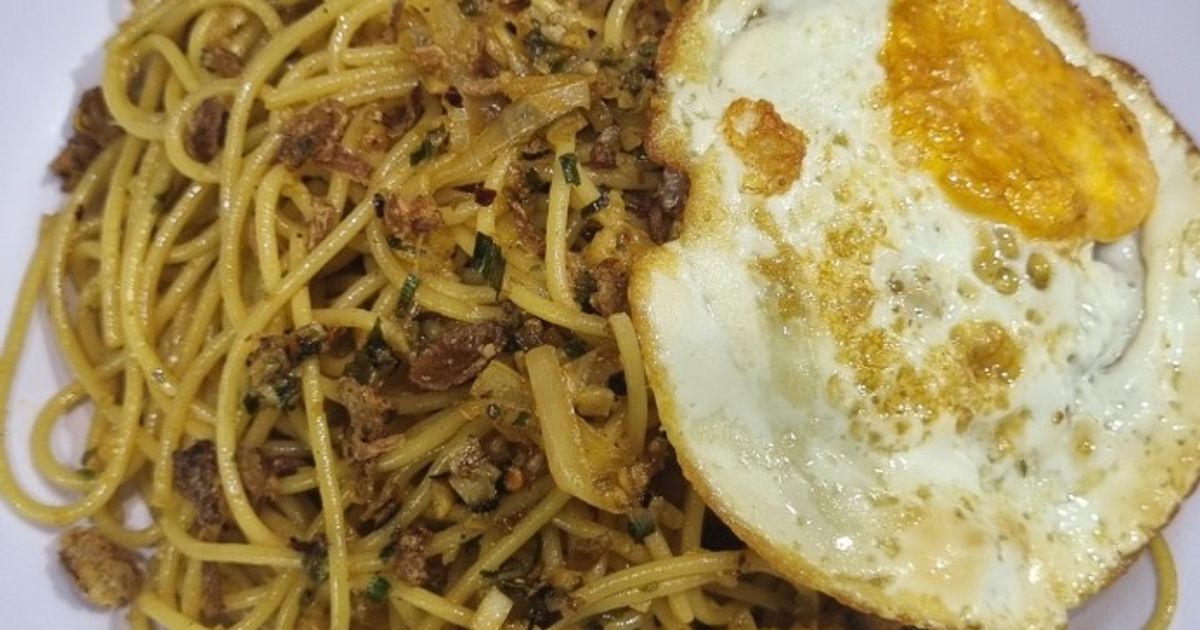 Resep Spicy Garlic Pasta oleh nanda - Cookpad