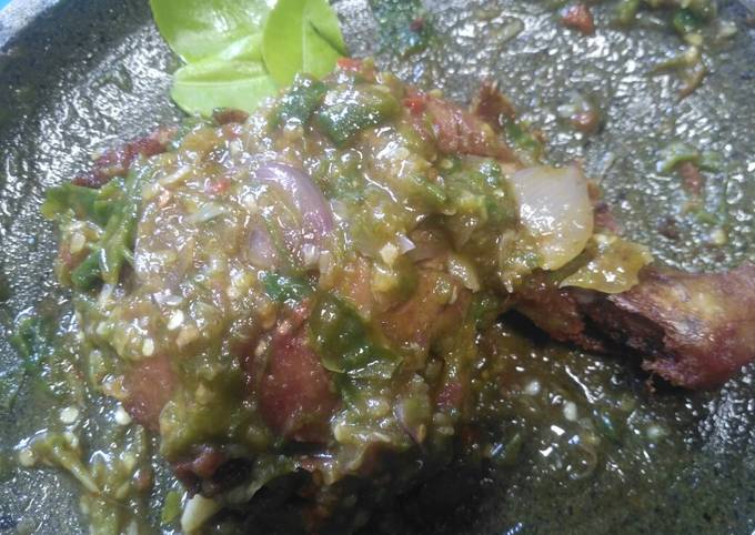 Resep Ayam Penyet oleh Amira Morabi - Cookpad