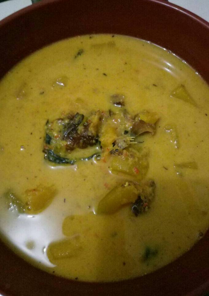 Resep Gulai Jambe & Nurung Kerah (Gulai Labu Kuning&Ikan Sale) oleh ...