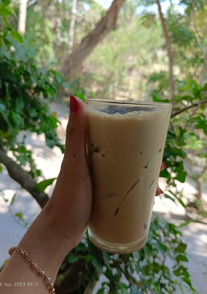 Resep Es top coffe gula aren with oreo oleh Siti Aminah - Cookpad