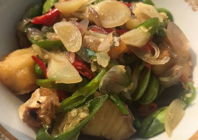 Resep Tumis jambal roti pedas gurih oleh alvera saptia - Cookpad