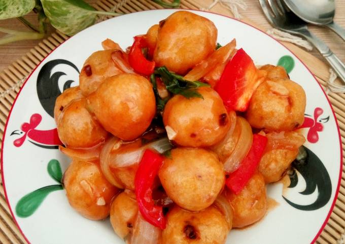 Resep Bola Bola Ikan Lele Saus Asam Manis oleh Anggraini Oktora - Cookpad