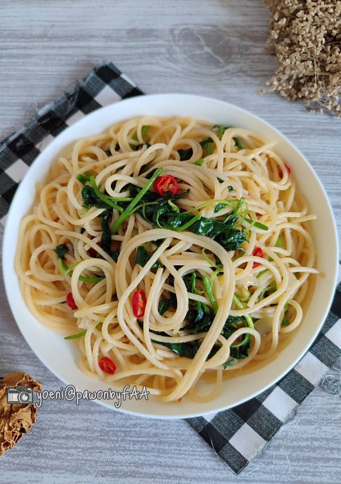Resep Spaghetti Anglio Lio with Spinach oleh Tri Yunianti - Cookpad