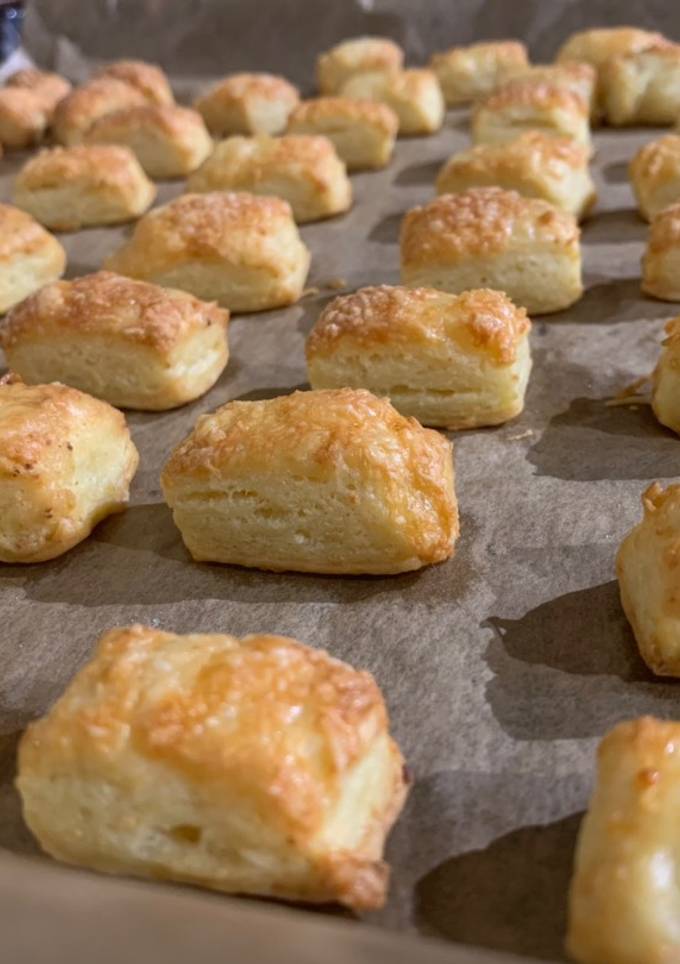 Sajtos-túrós rúd | Gábor - Pastry Chef/Cukrász/ receptje - Cookpad receptek Sajtos-túrós rúd | Gábor - Pastry Chef/Cukrász/ receptje - Cookpad receptek