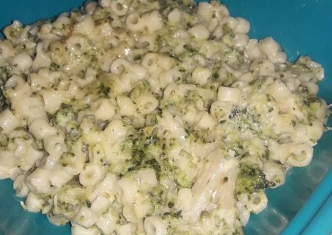 Fideos con brócoli y crema Receta de Yoli Palazzo- Cookpad