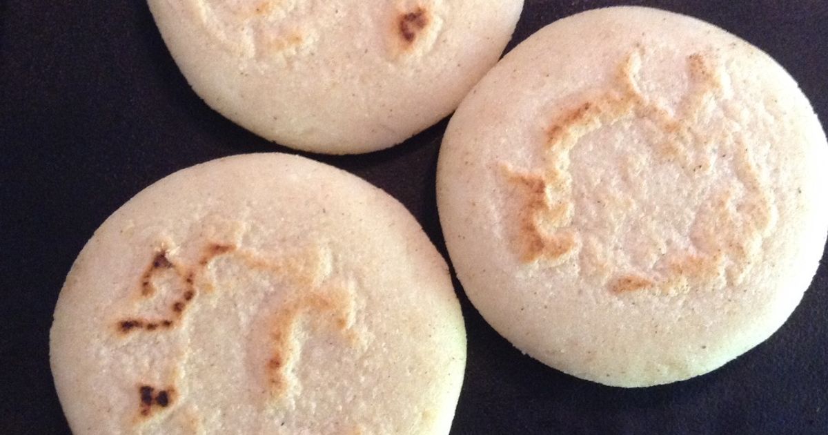 Arepas De Harina De Maíz Precocidas Receta de Magalys Mujica- Cookpad