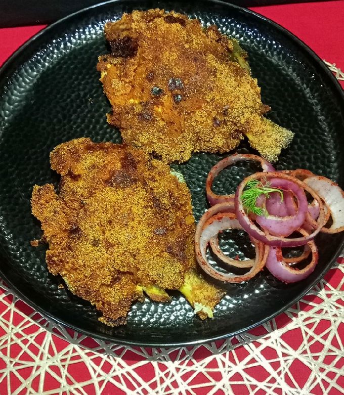 Pomfret Fry Tandoori Pomfret Fish Fry With Lemon And Onion Served In