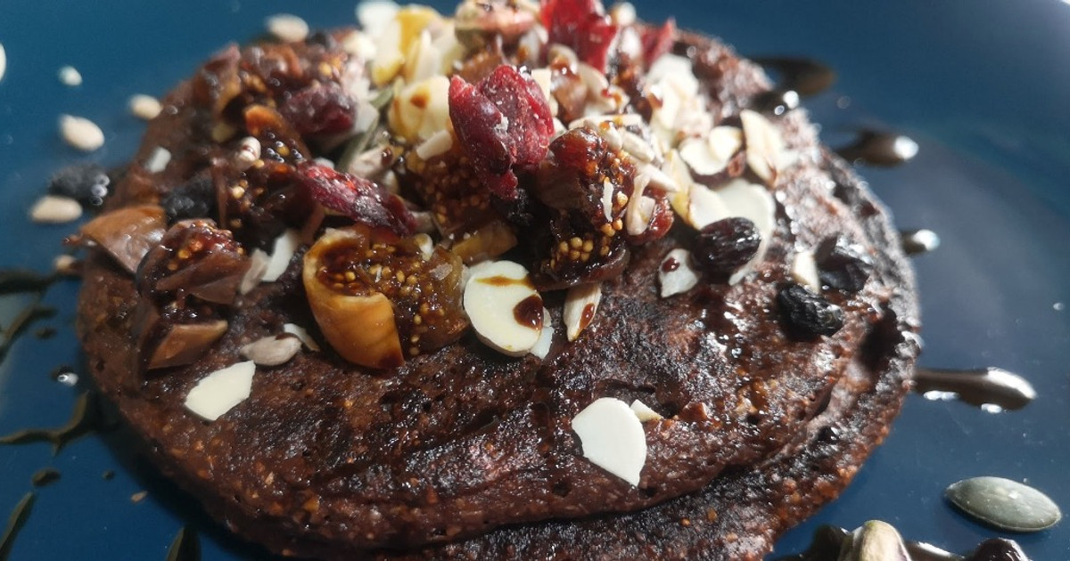 Vegan τηγανίτες με πάστα σύκου, σοκολάτα και ξηρούς καρπούς Συνταγή από ...