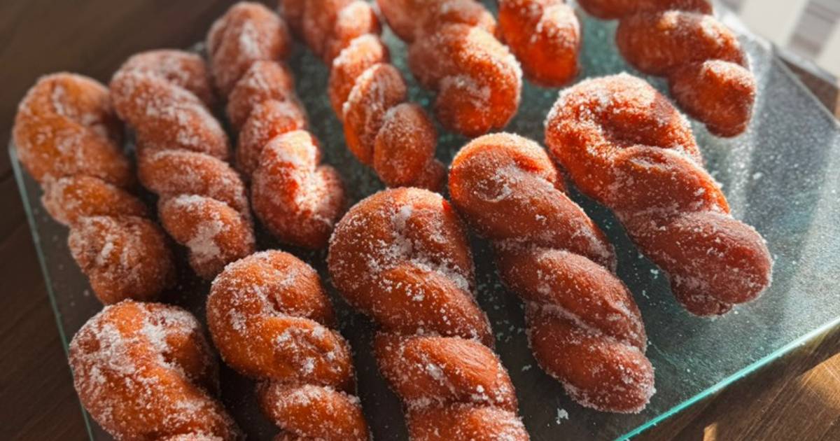 Korean sticky rice donuts (꽈배기) Recipe by Chelsey Fletcher - Cookpad