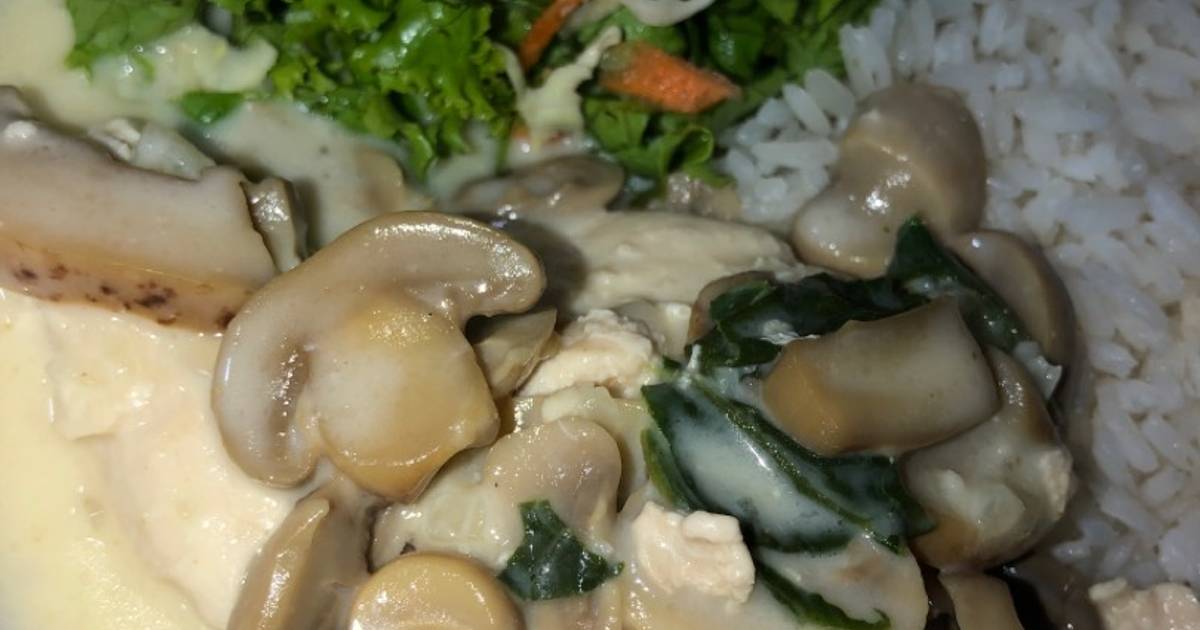 Pollo en salsa blanca con hongos y espinaca Receta de María Angel Muñoz ...