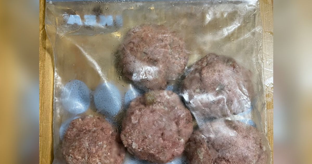 Resep Frozen Beef Patties oleh Jihan Kitchen Log - Cookpad