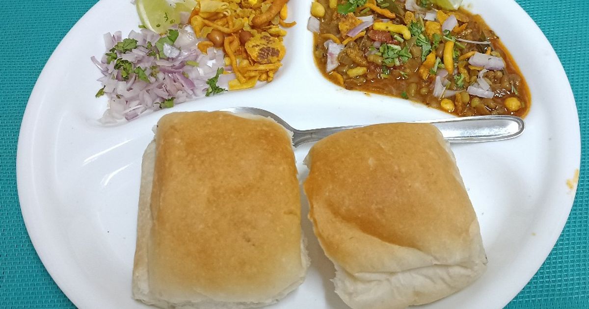 Misal Pau Recipe by Bina Samir Telivala - Cookpad