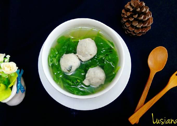 Resep Sup Bayam Kaldu Ikan Teri oleh Lusiana S. Musa - Cookpad