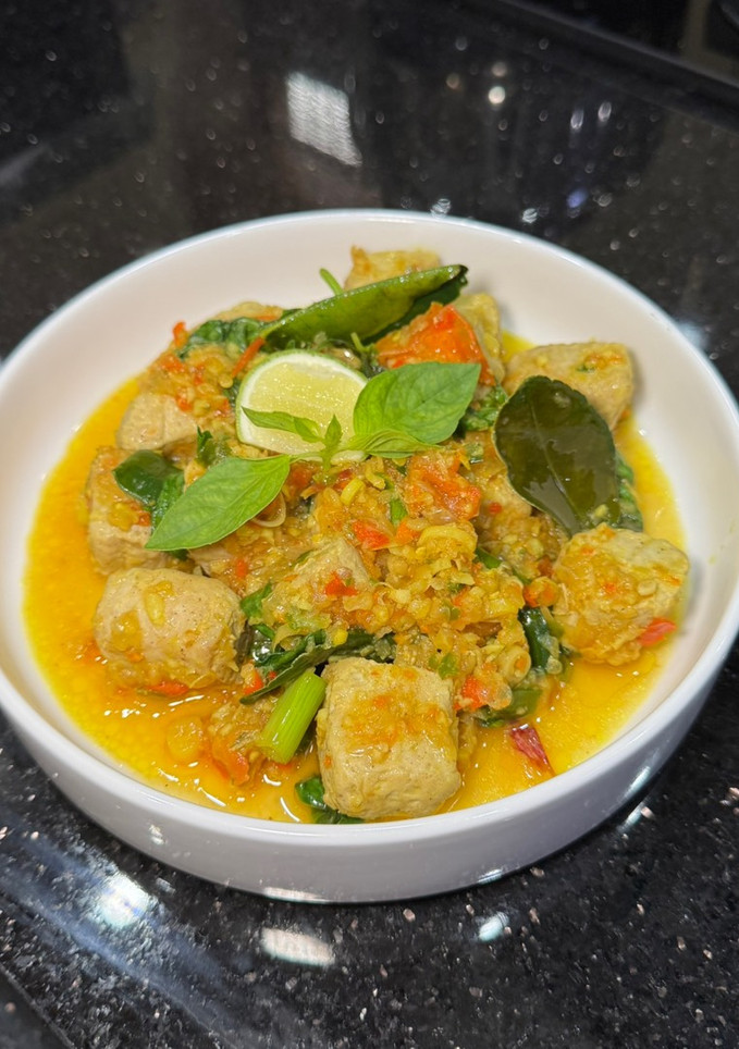 Resep Ikan Tuna Woku Inspirasi Bekal oleh Rifa Fauzia Yusuf - Cookpad