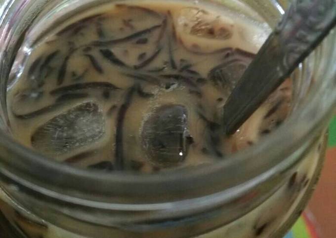 Resep Es cao hitam serut gula merah oleh Vina Septiana - Cookpad