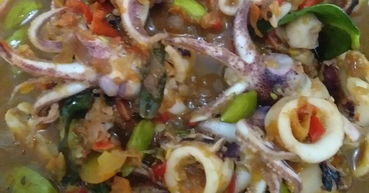 Resep Sambal Cumi Petai Simpel oleh Anissa Primayudha - Cookpad
