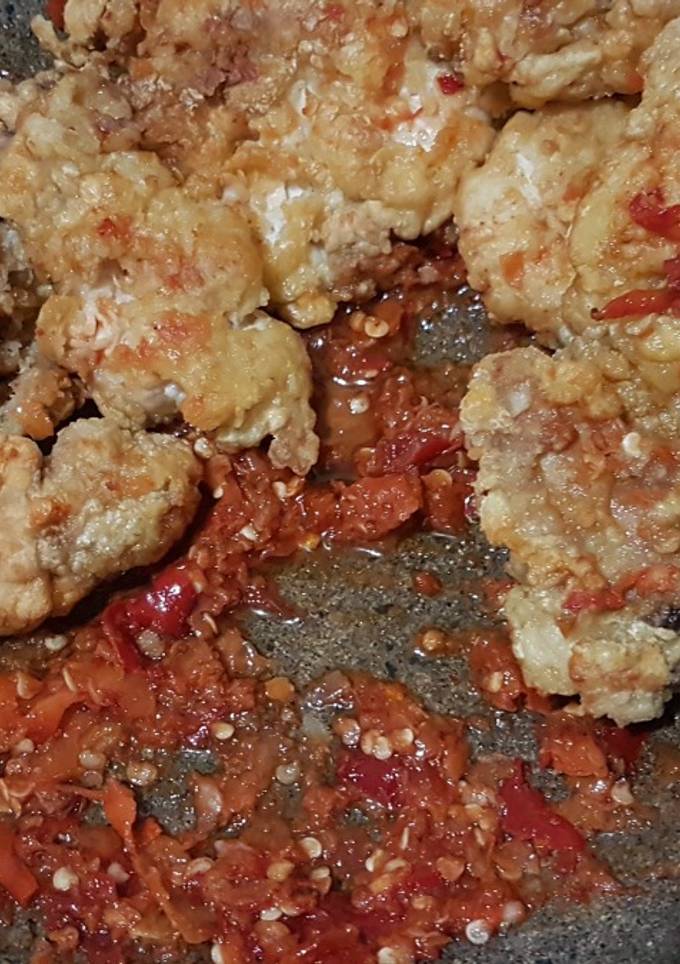 Resep Ayam geprek oleh nur laili - Cookpad