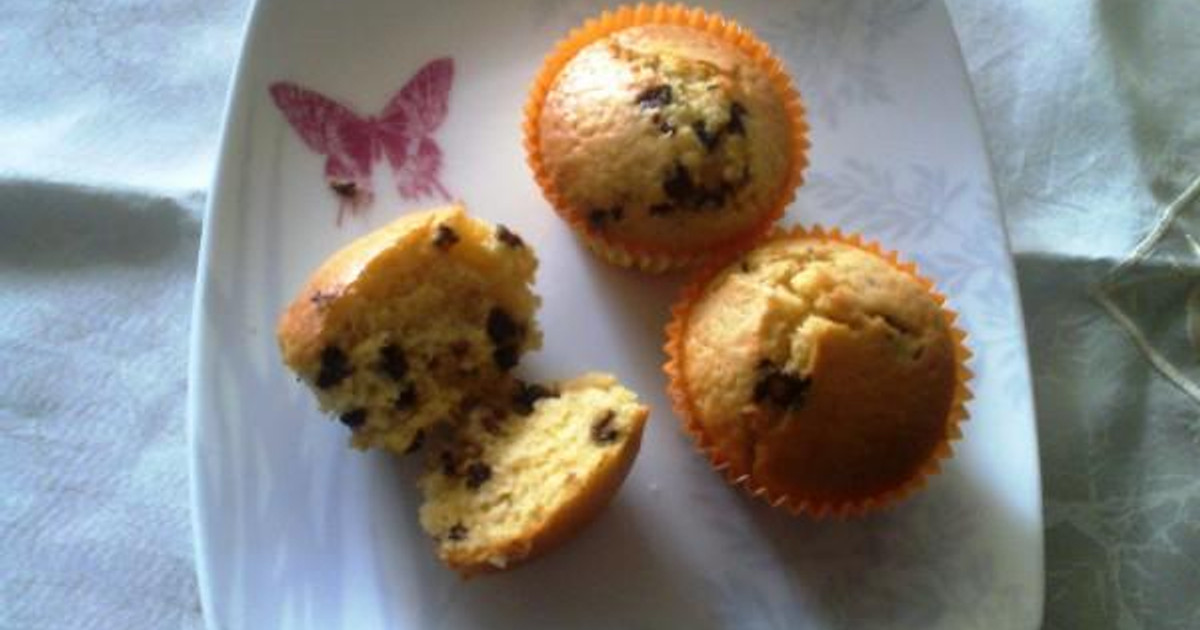 Αφράτα Muffins βανίλια με κομματάκια σοκολάτας Συνταγή από τον/την ...