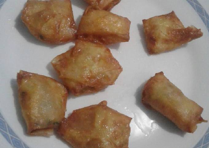 Resep Lumpia mini simple oleh Putri wulandari - Cookpad