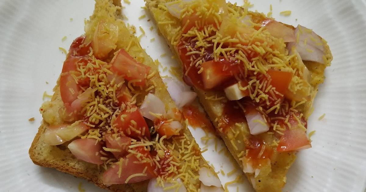 Aloo toast Recipe by Prajakta Patil - Cookpad