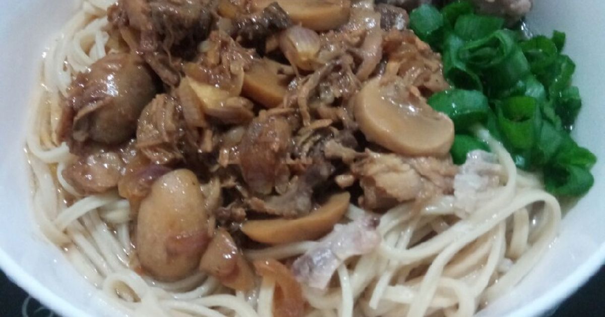 Mi Ayam Jamur Bakso Noodle Soup With Chicken Mushroom & Meatball Recipe ...