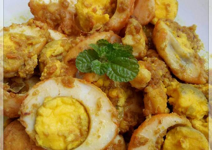 Resep Telor Bumbu Kuning oleh Ladang Cinta Kitchen - Cookpad
