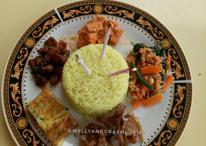 Resep Nasi uduk meriah 😂 oleh Melly Anggraeni - Cookpad