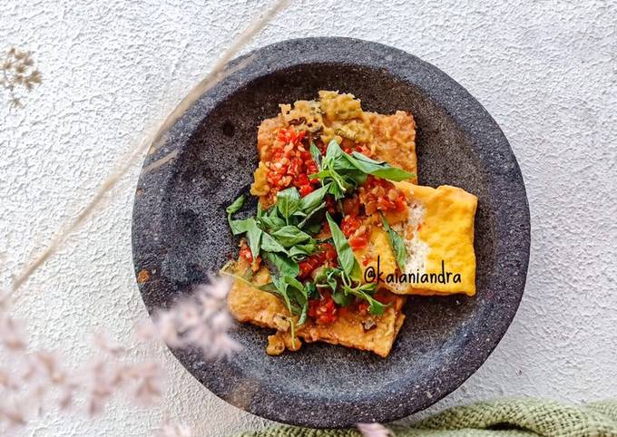 Resep Tempe Mendoan Tahu Penyet oleh Kaianiandra - Cookpad
