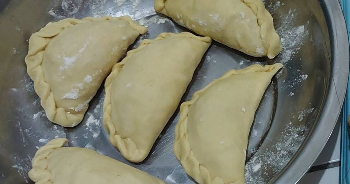 Resep Pastel isi ayam pedas oleh Aruta Okuta - Cookpad