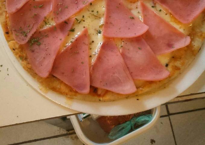 Pizza casera de jamón y queso Receta de Fabri - Cookpad