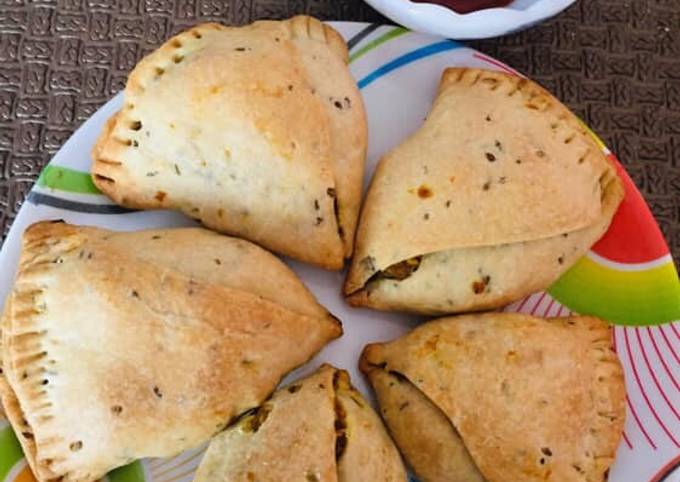 Baked Samosas Recipe by Sharuna Nanwani - Cookpad