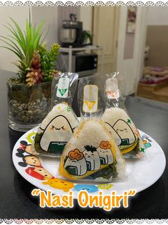 Resep Nasi Onigiri Lokal Simpel Buat Bekal Anak Sekolah oleh Inhapunyadapur - Cookpad