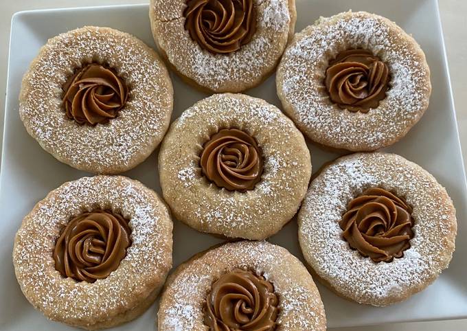 Biscoff sandwich biscuit Recipe by Rekha Bapodra - Cookpad