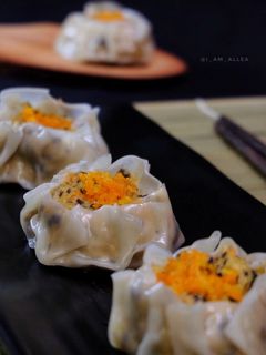 Resep Lumpia Dimsum Ayam Jamur Keju Lumer oleh Atikah Hafni - Cookpad