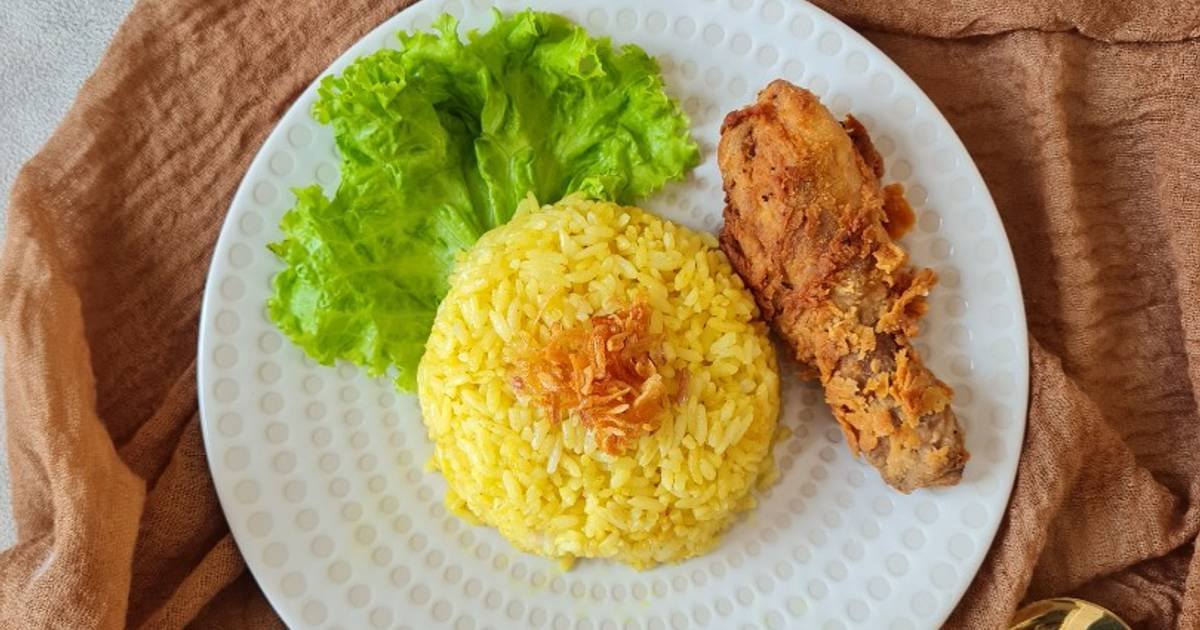 Resep Nasi kuning ayam Crispy oleh Yuna - Cookpad